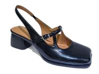 China Ladies Leather Sandals for sale