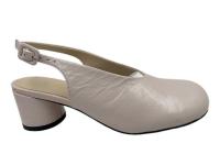 China Ladies Leather Sandals for sale