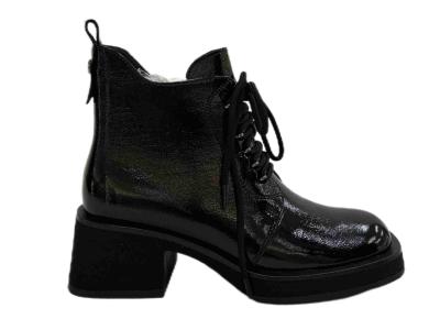 China Ladies Leather Boots for sale