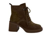 China Ladies Leather Boots for sale