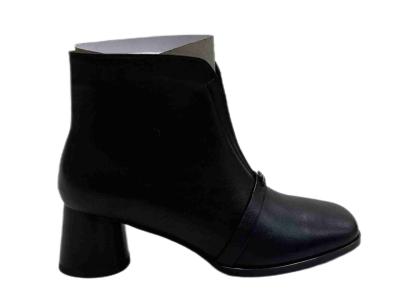 China Ladies Leather Boots for sale