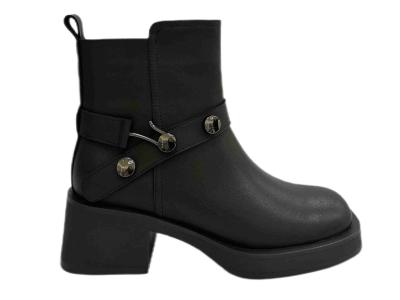 China Ladies Leather Boots for sale