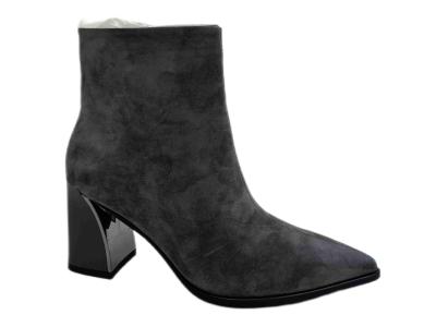 China Ladies Leather Boots for sale