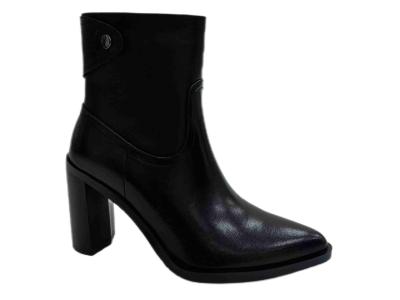 China Ladies Leather Boots for sale