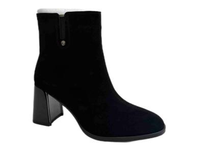 China Ladies Leather Boots for sale