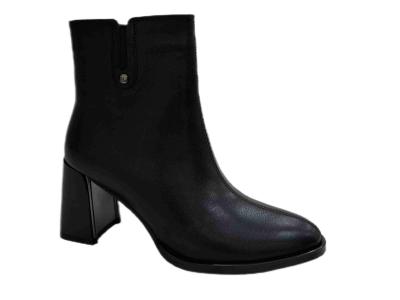 China Ladies Leather Boots for sale
