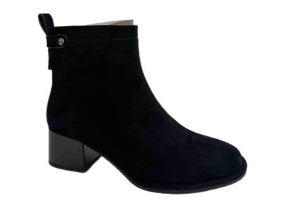 China Ladies Leather Boots for sale