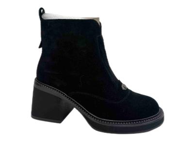 China Ladies Leather Boots for sale