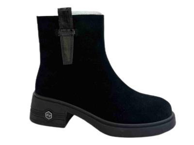 China Ladies Leather Boots for sale