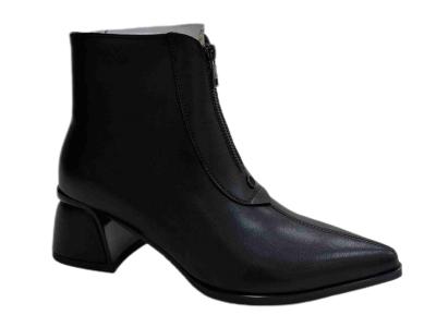 China Ladies Leather Boots for sale