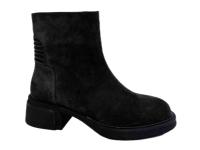 China Ladies Leather Boots for sale