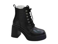 China Ladies Leather Boots for sale
