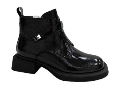 China Ladies Leather Boots for sale