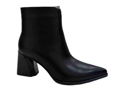 China Ladies Leather Boots for sale