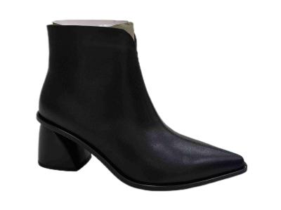 China Ladies Leather Boots for sale