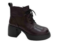 China Ladies Leather Boots for sale
