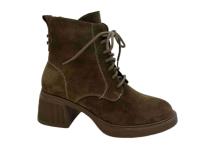 China Ladies Leather Boots for sale