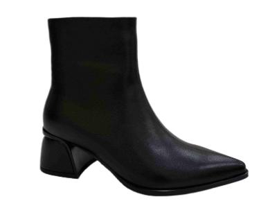 China Ladies Leather Boots for sale