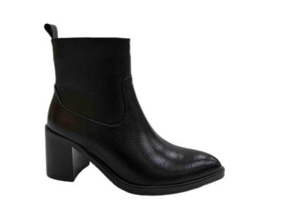 China Ladies Leather Boots for sale