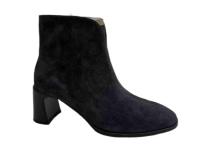 China Ladies Leather Boots for sale