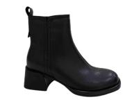China Ladies Leather Boots for sale