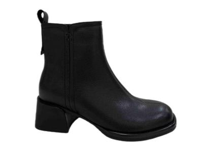China Ladies Leather Boots for sale