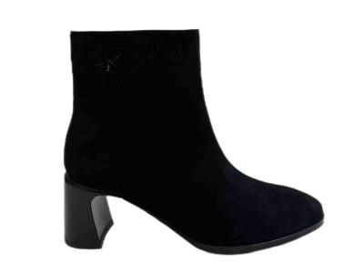 China Ladies Leather Boots for sale