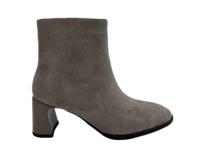 China Ladies Leather Boots for sale