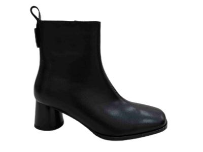China Ladies Leather Boots for sale