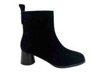 China Ladies Leather Boots for sale