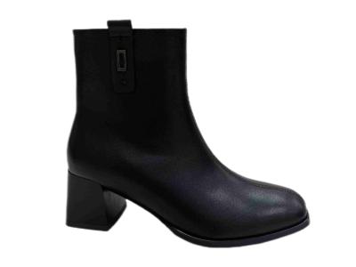 China Ladies Leather Boots for sale