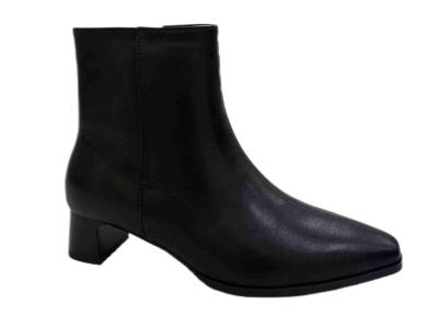 China Ladies Leather Boots for sale