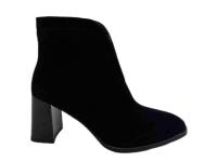 China Ladies Leather Boots for sale