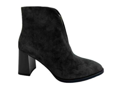 China Ladies Leather Boots for sale