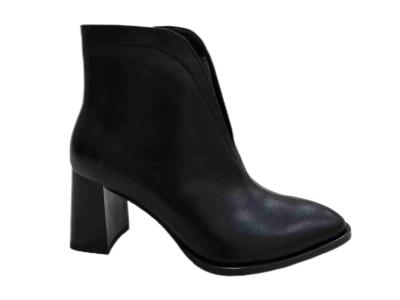 China Ladies Leather Boots for sale
