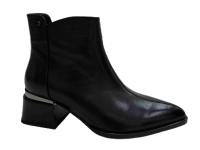 China Ladies Leather Boots for sale