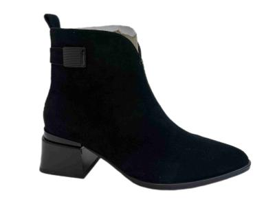China Ladies Leather Boots for sale