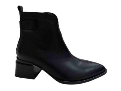 China Ladies Leather Boots for sale