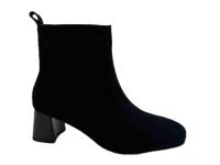 China Ladies Leather Boots for sale