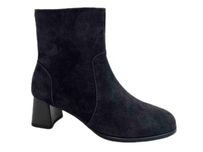 China Ladies Leather Boots for sale
