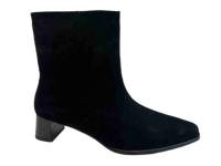China Ladies Leather Boots for sale