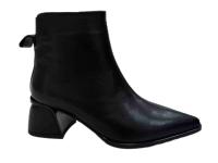 China Ladies Leather Boots for sale