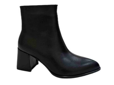 China Ladies Leather Boots for sale