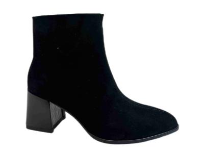 China Ladies Leather Boots for sale