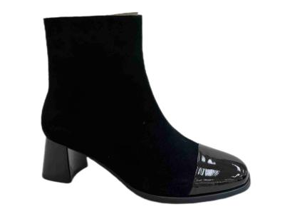 China Ladies Leather Boots for sale