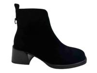 China Ladies Leather Boots for sale