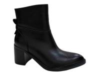 China Ladies Leather Boots for sale