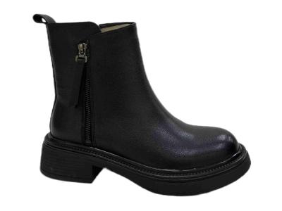 China Ladies Leather Boots for sale
