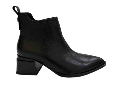 China Ladies Leather Boots for sale