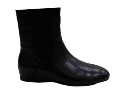China Ladies Leather Boots for sale